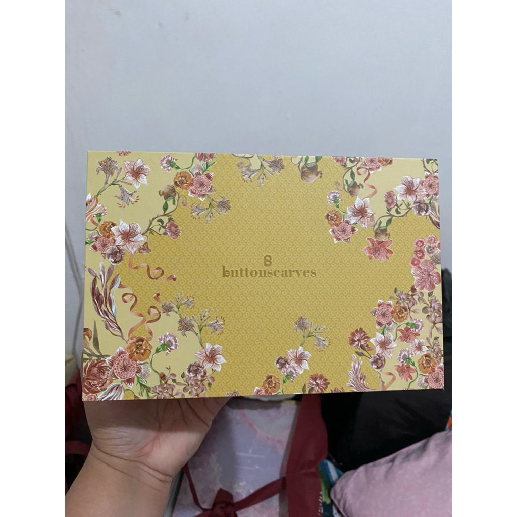 Jual box mukena Buttonscarves (tdk ada barcode harga dibelakang ...
