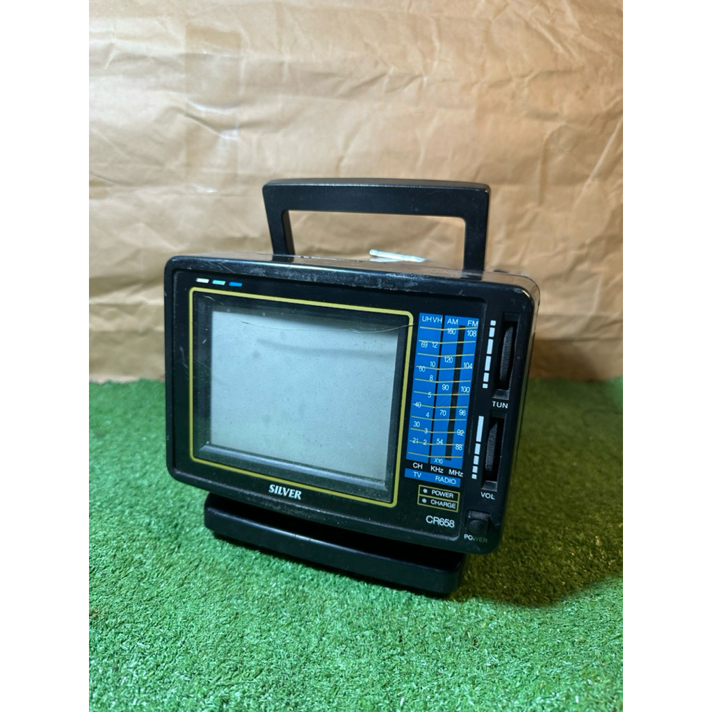 Jual VINTAGE SILVER MINI TV 5inch RADIO SECOND TV O FF RADIO ON ...