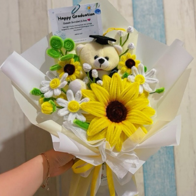Jual Delia Bouquet / Buket Medium / Buket Wisuda / Buket Kawar Bulu ...