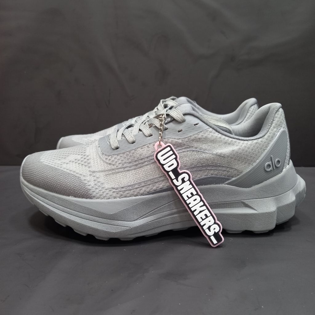 Jual Sepatu Alo Yoga Runner Grey | Shopee Indonesia