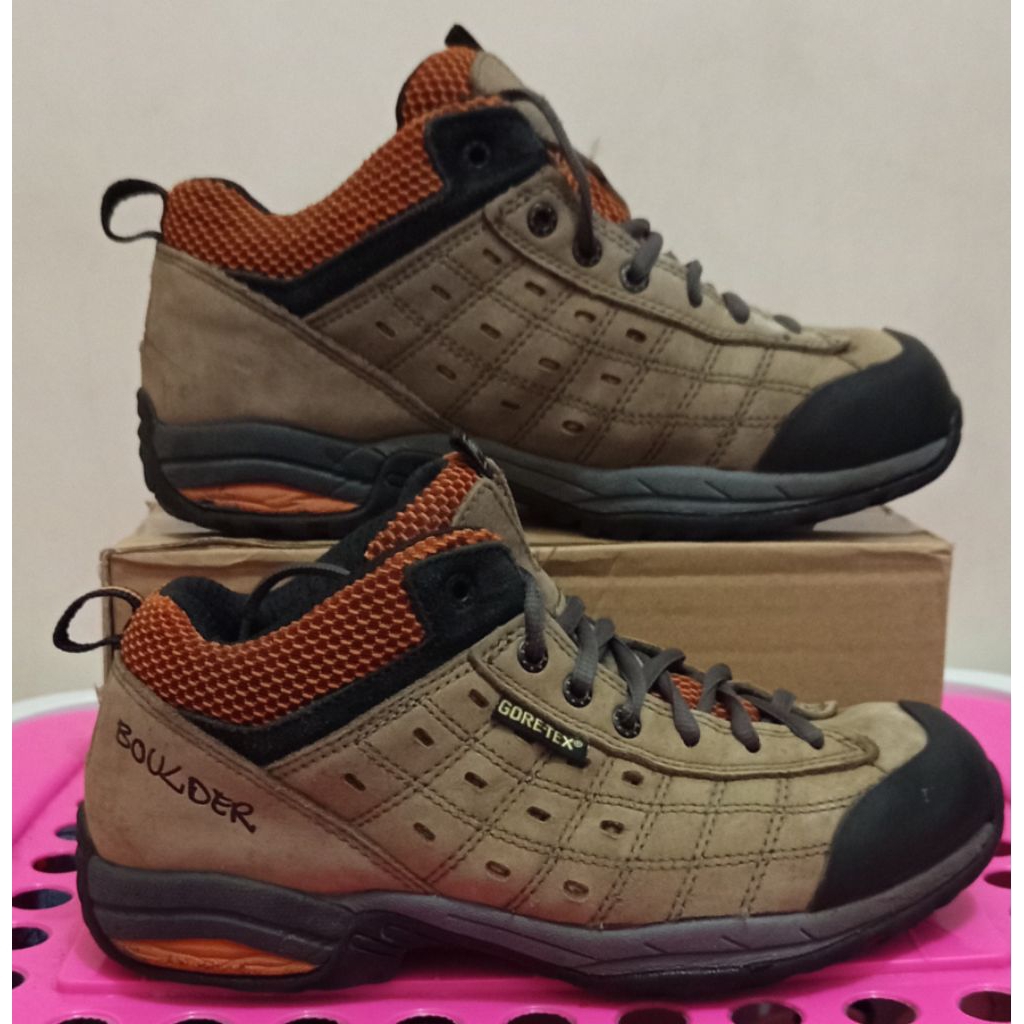 Jual sepatu second outdoor CAMPLINE size 39 | Shopee Indonesia
