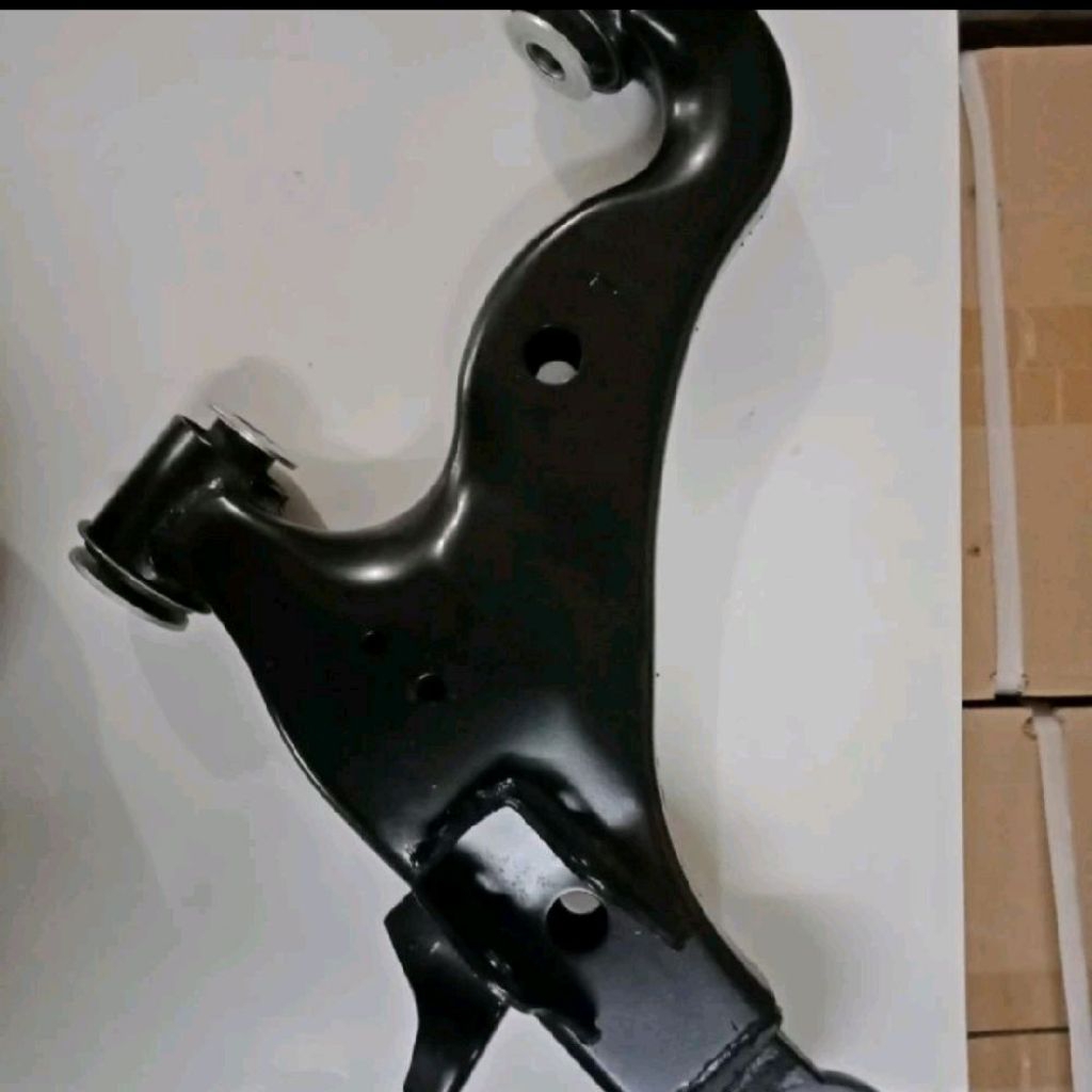 Jual Lower arm sayap bawah kiri kanan innova hilux single cabin ...