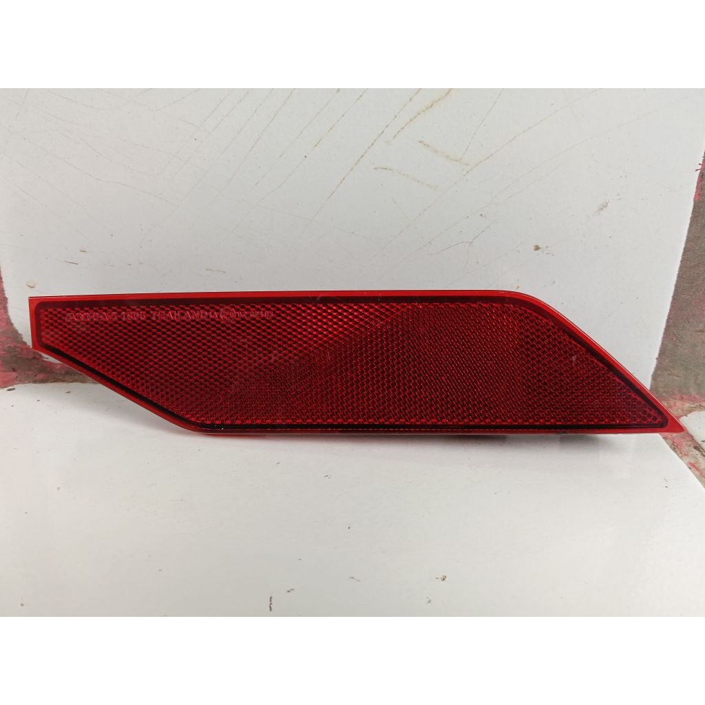 Jual REFLEKTOR BUMPER BELAKANG KIRI MITSUBISHI XPANDER CROSS LAMA ...