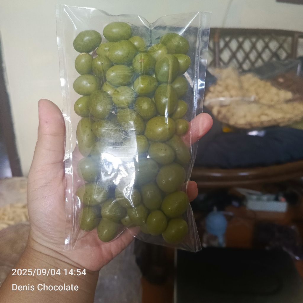 Jual Coklat Delfi Goya Greentea isi Almond | Shopee Indonesia
