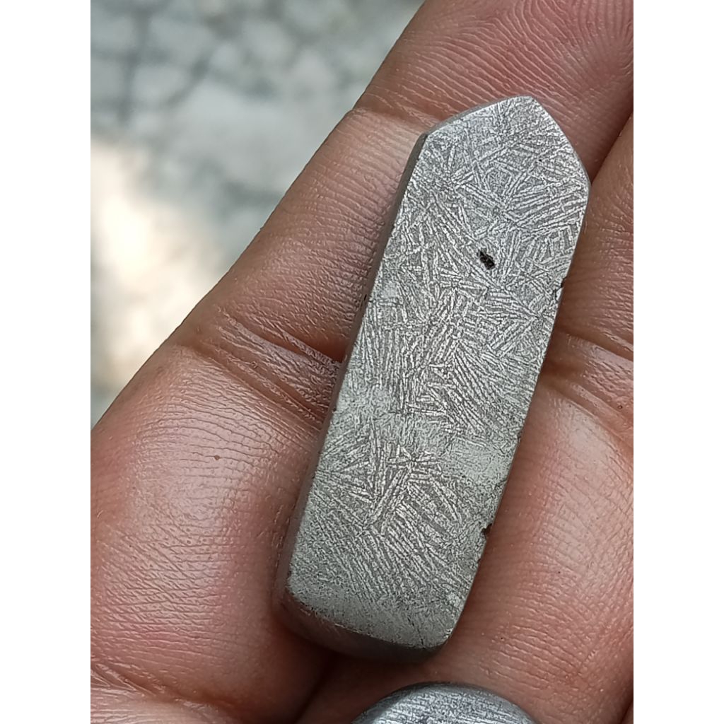 Jual meteor Batu Wesi Aji iron meteorite | Shopee Indonesia