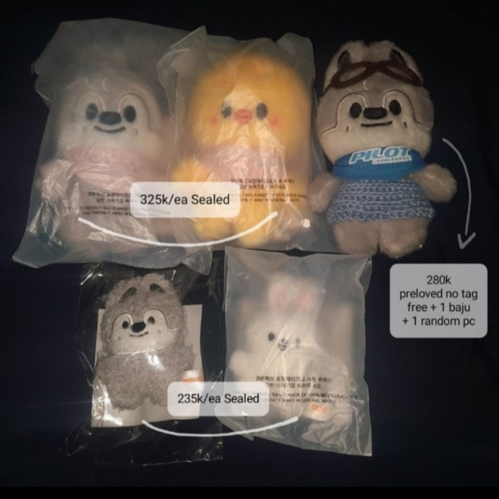Jual [READY] SKZOO Sealed & preloved 10cm micro keyring pilot 5 o'clock ...