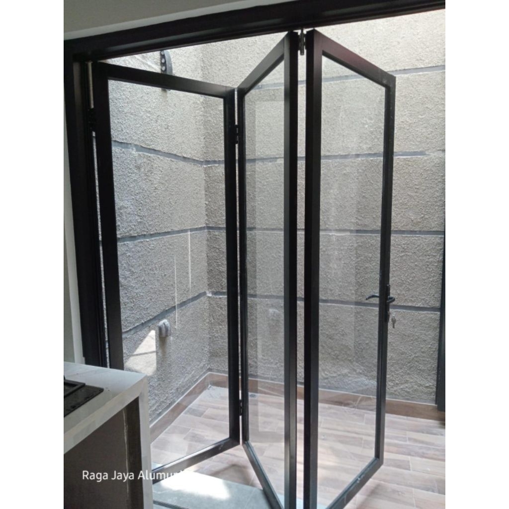 Jual Pintu Lipat Aluminium Kaca / Folding Door / Pintu Lipat Anti Rayap ...