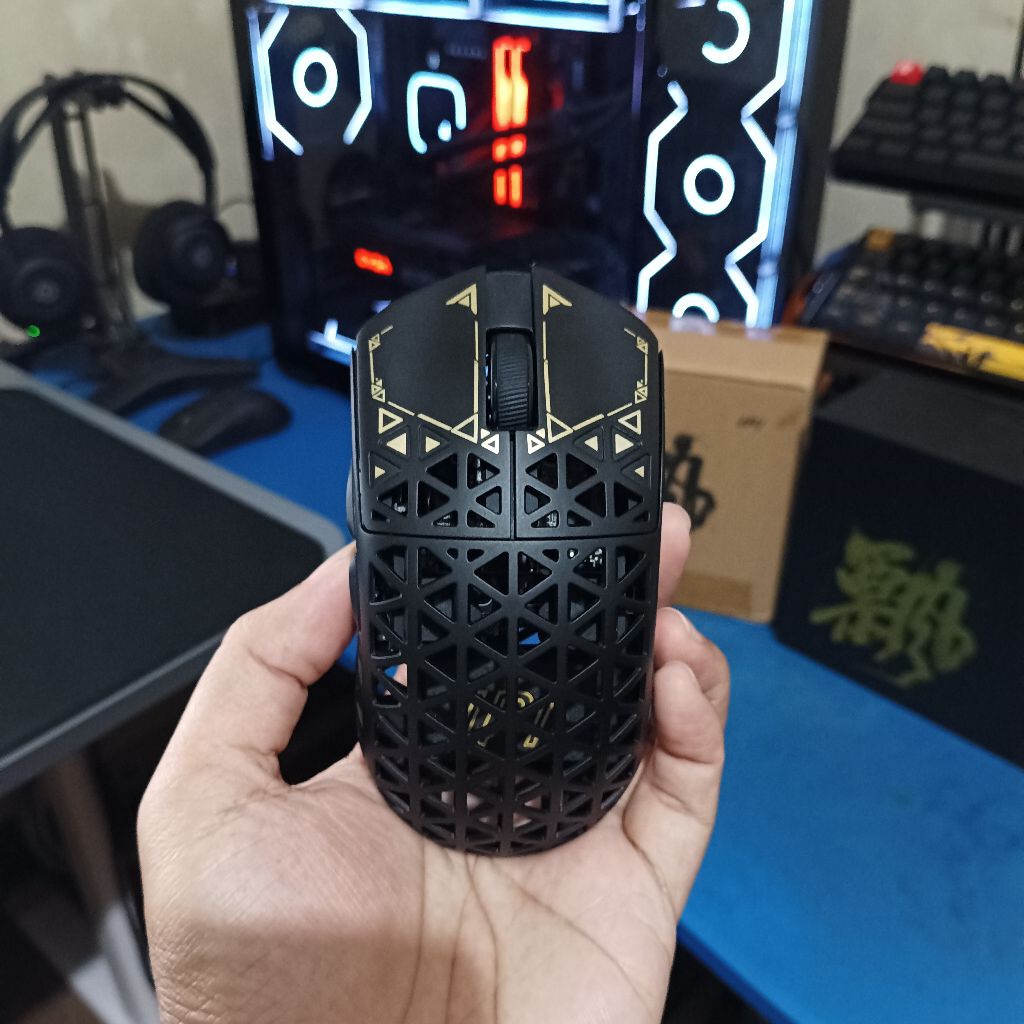 Jual IPI Float 88 PAW 3950 8K Wireless Ultra Light Carbon Fiber Gaming ...