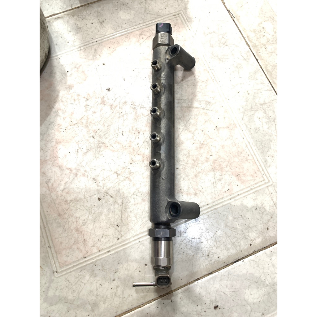 Jual common rail innova fortuner hilux 2 sensor 2012-2015 ORIGINAL ...