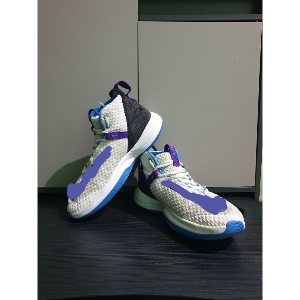 Jual Sepatu Basket Second (Size 40.5) | Shopee Indonesia