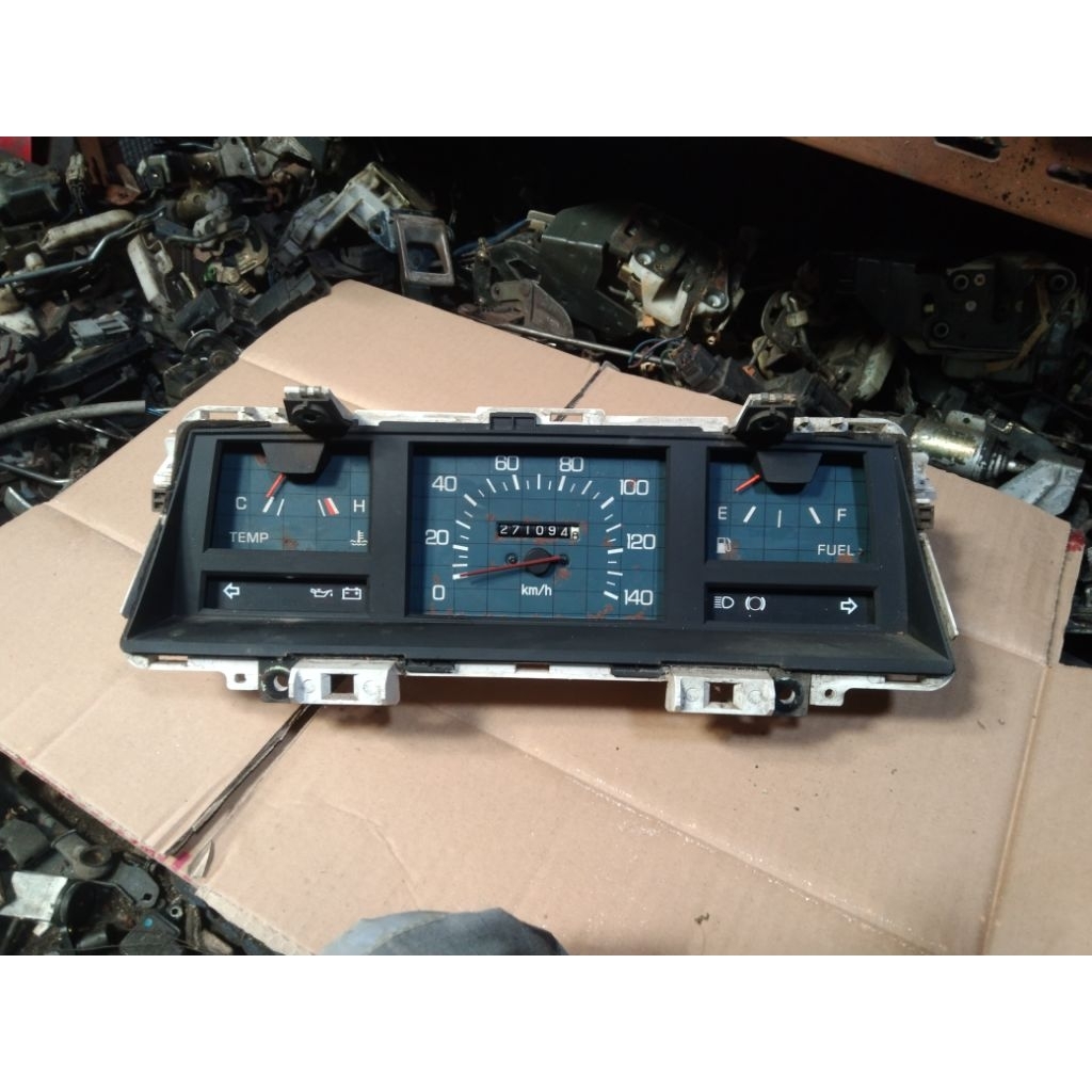 Jual SPEDOMETER MITSUBISHI L300 SOLAR DIESEL TH MUDA COPOTAN ORIGINAL ...