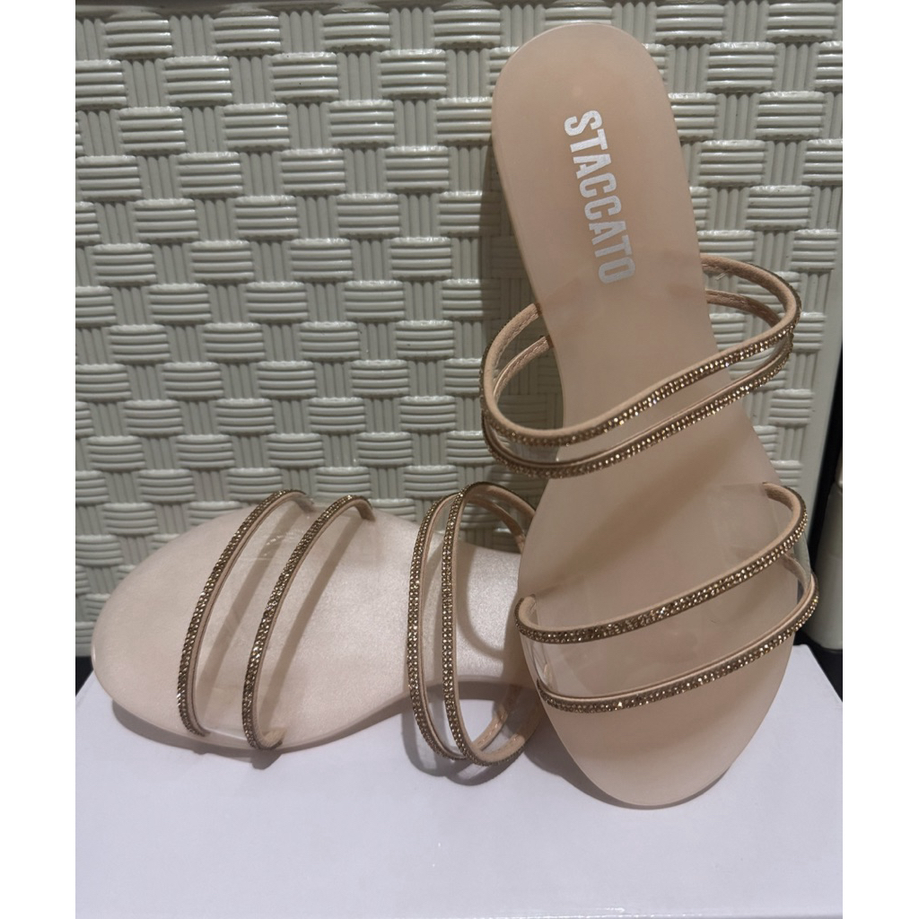 Jual staccato flat sandals jelly pink rosegold new | Shopee Indonesia