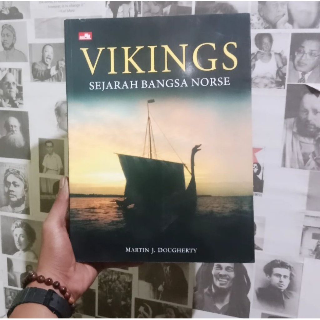 Jual Brenda Ralph Lewis Sejarah Gelap Para Raja dan Ratu Eropa ...