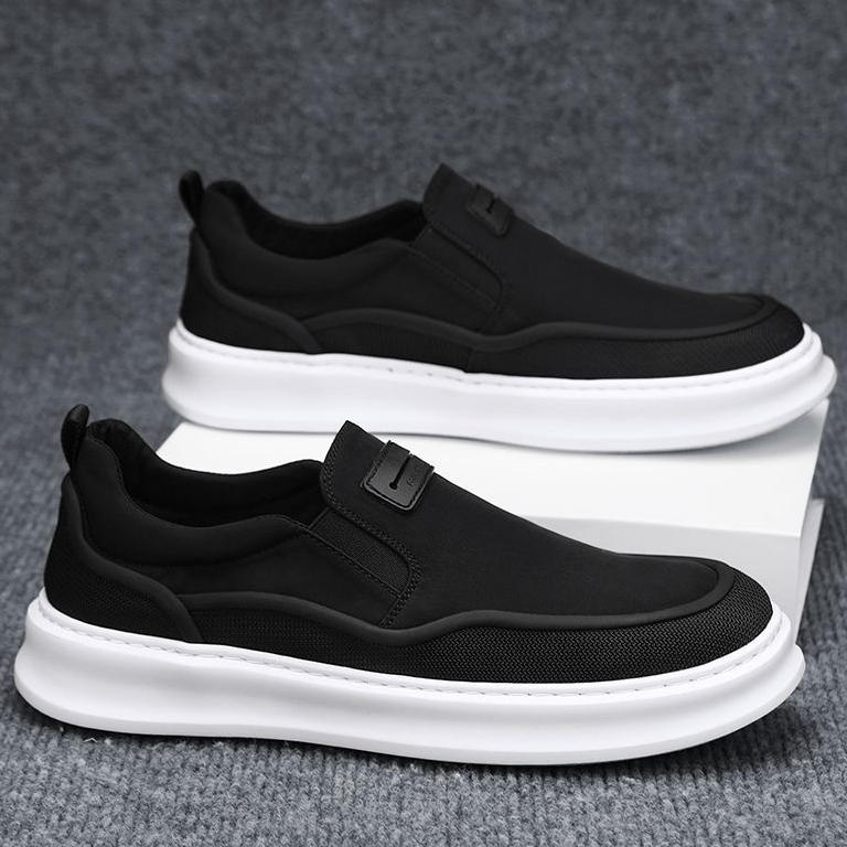 Jual Sepatu Santai Pria —— Multifungsi dan Nyaman, Slip-On (Sepatu Kain ...