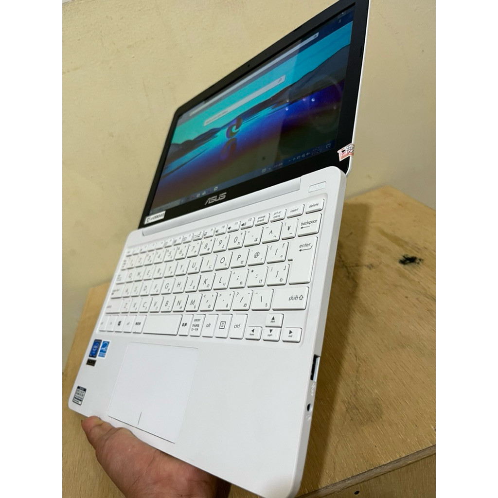 Jual Asus E203M Intel Celeron N4000 Ram 4gb Storage 128gb | Shopee ...