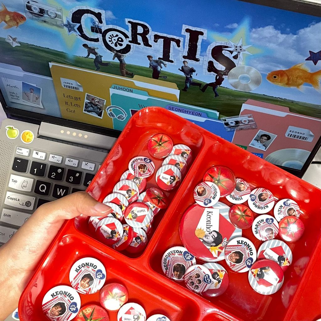 Jual cortis pin button - yeyeye ver | Shopee Indonesia