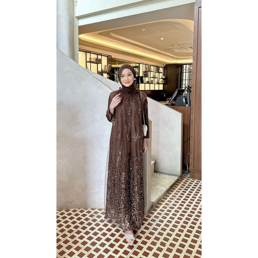 Jual SEWA | RENT Clara Dress Brown Mahogany by Aura Label Dress ...