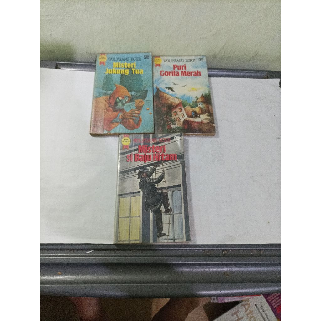 Jual novel anak terjemahan misteri misteri jukung tua, si baju hitam ...