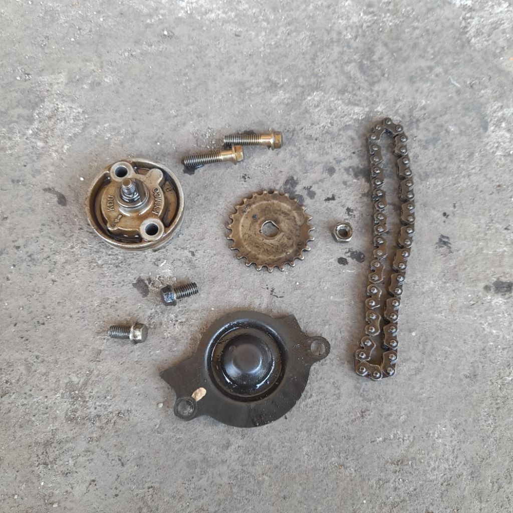 Jual OIL POM POMPA OLI FULLSET GER DAN RANTAI KYMCO FREE LX , BEKAS ...