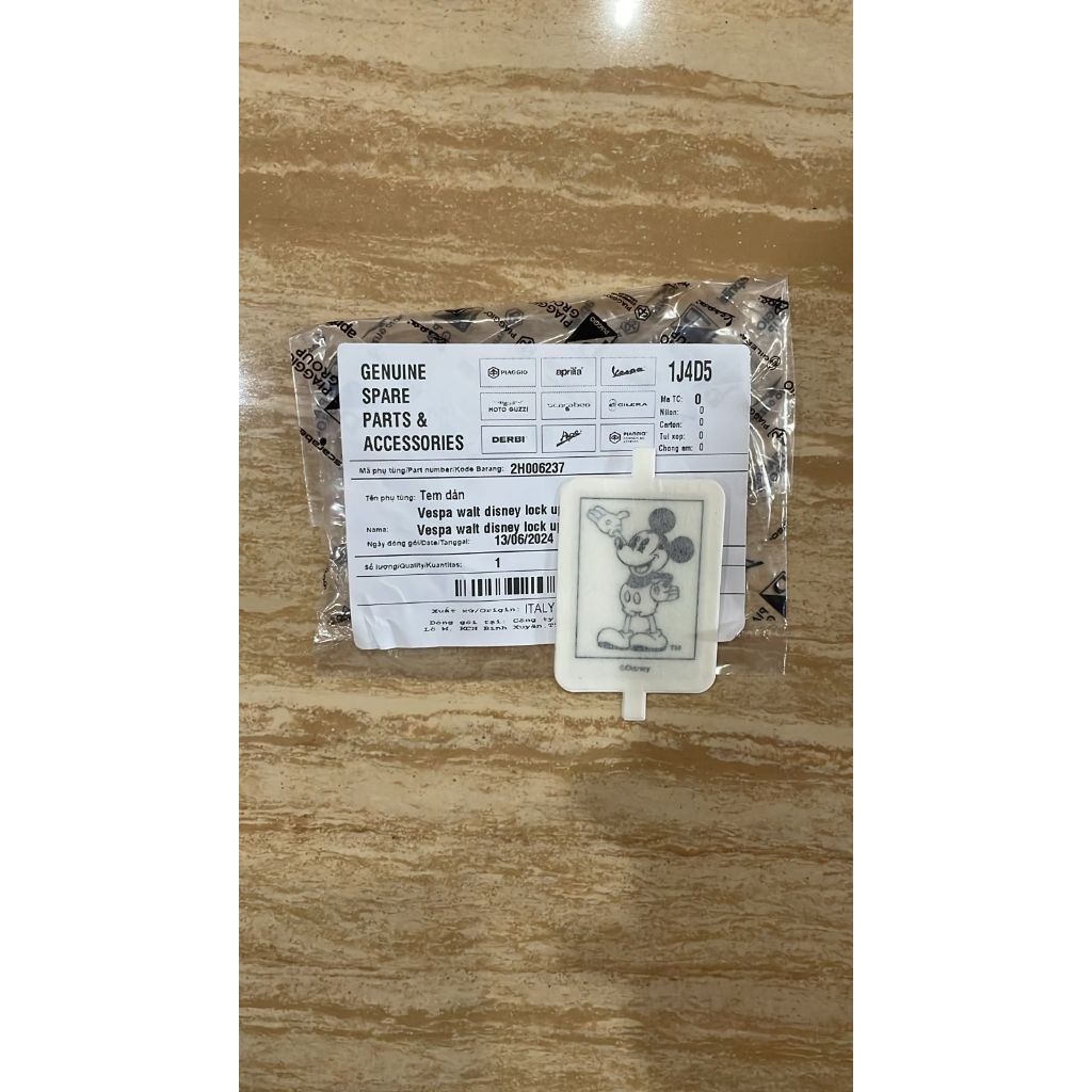 Jual Sparepart Vespa Sticker emblem WALT DISNEY MICKEY MOUSE Original ...