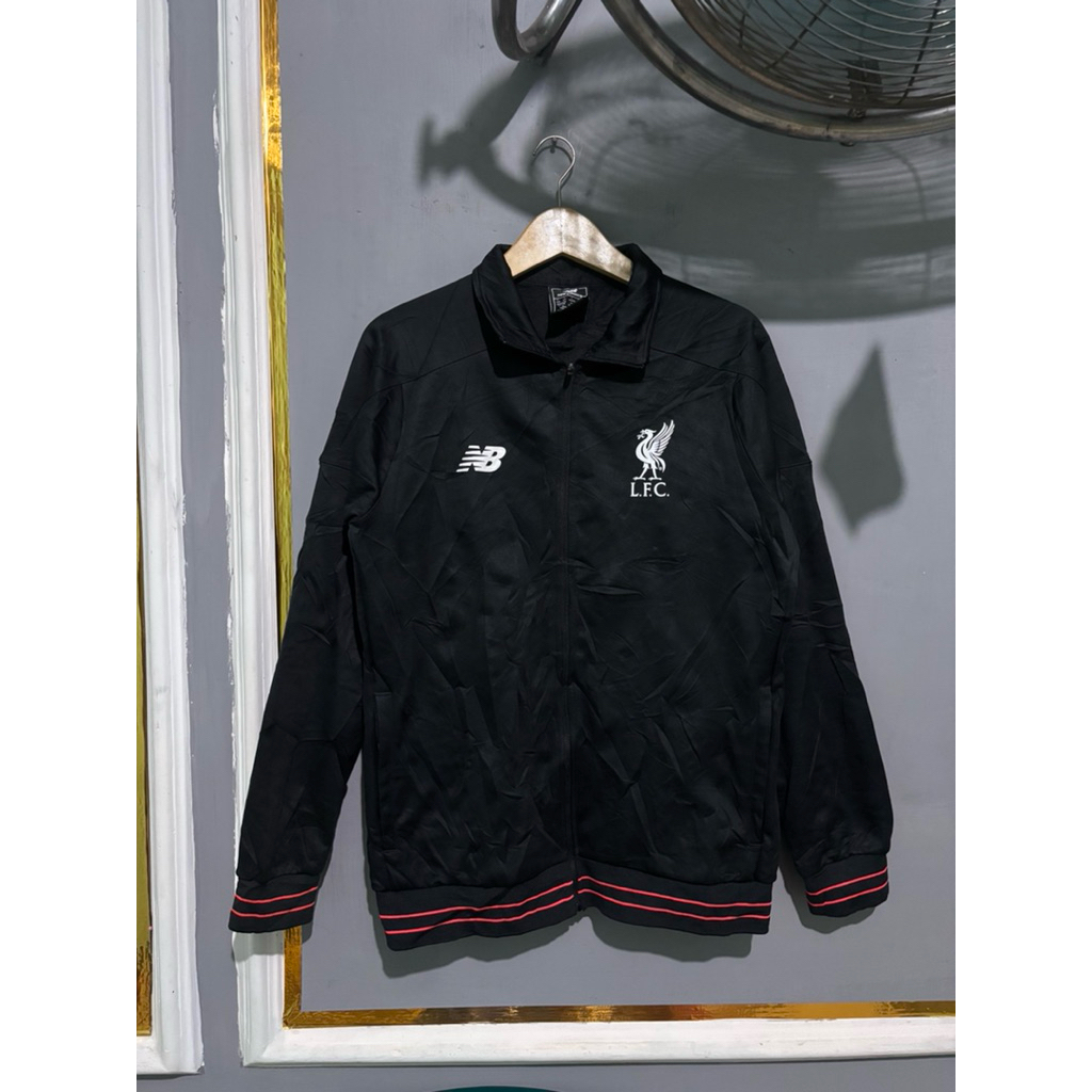 Jual Tracktop New Balance x liverpool | Shopee Indonesia