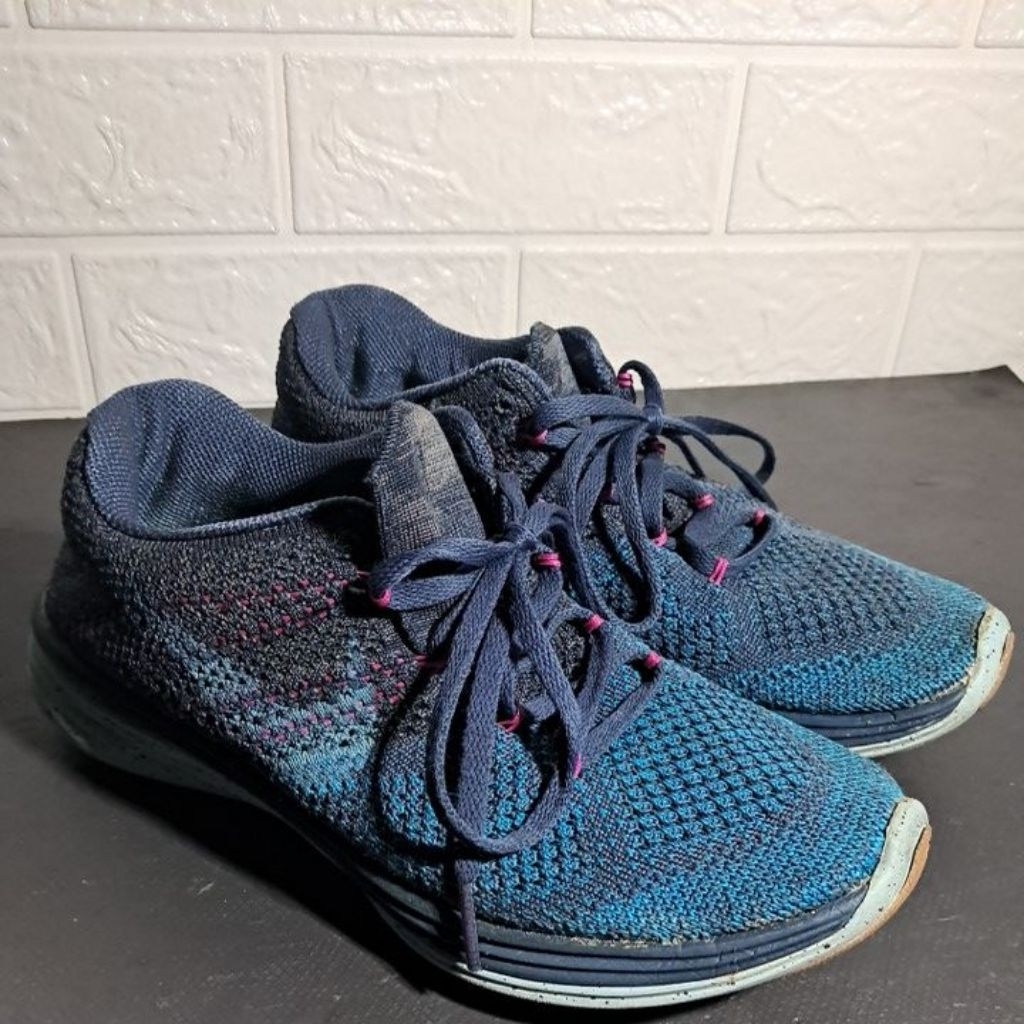 Jual sepatu lari | Shopee Indonesia