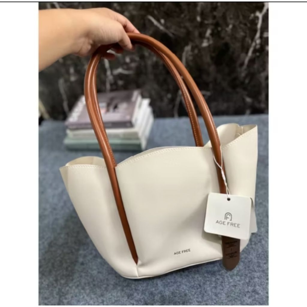 Jual AGE FREE TOTE BAG BARU NEWWW | Shopee Indonesia