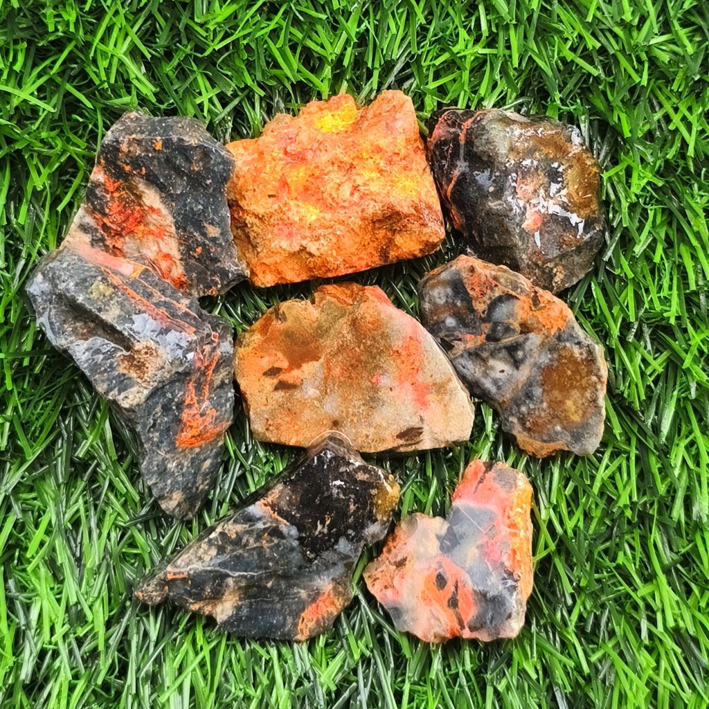 Jual Bongkahan Batu Oncom Cililin Asli Natural / Batu Oncom Cililin ...