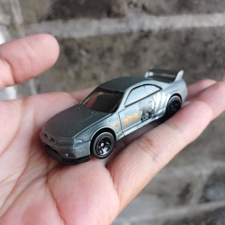 Jual Hot Wheels Nissan Skyline GT-R R33 Godzilla | Shopee Indonesia