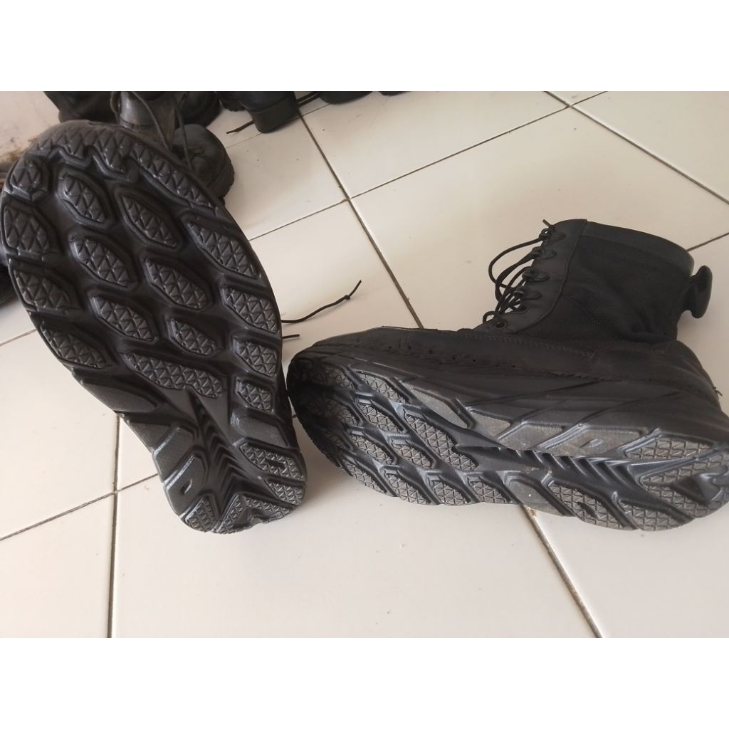 Jual sepatu PDL satpam/hansip/TNI polri second sol tapak karet | Shopee ...