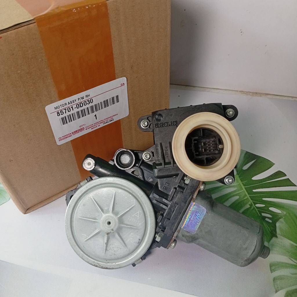 Jual READY STOCK Dinamo Motor Power Window Kanan Toyota Yaris New Vios ...
