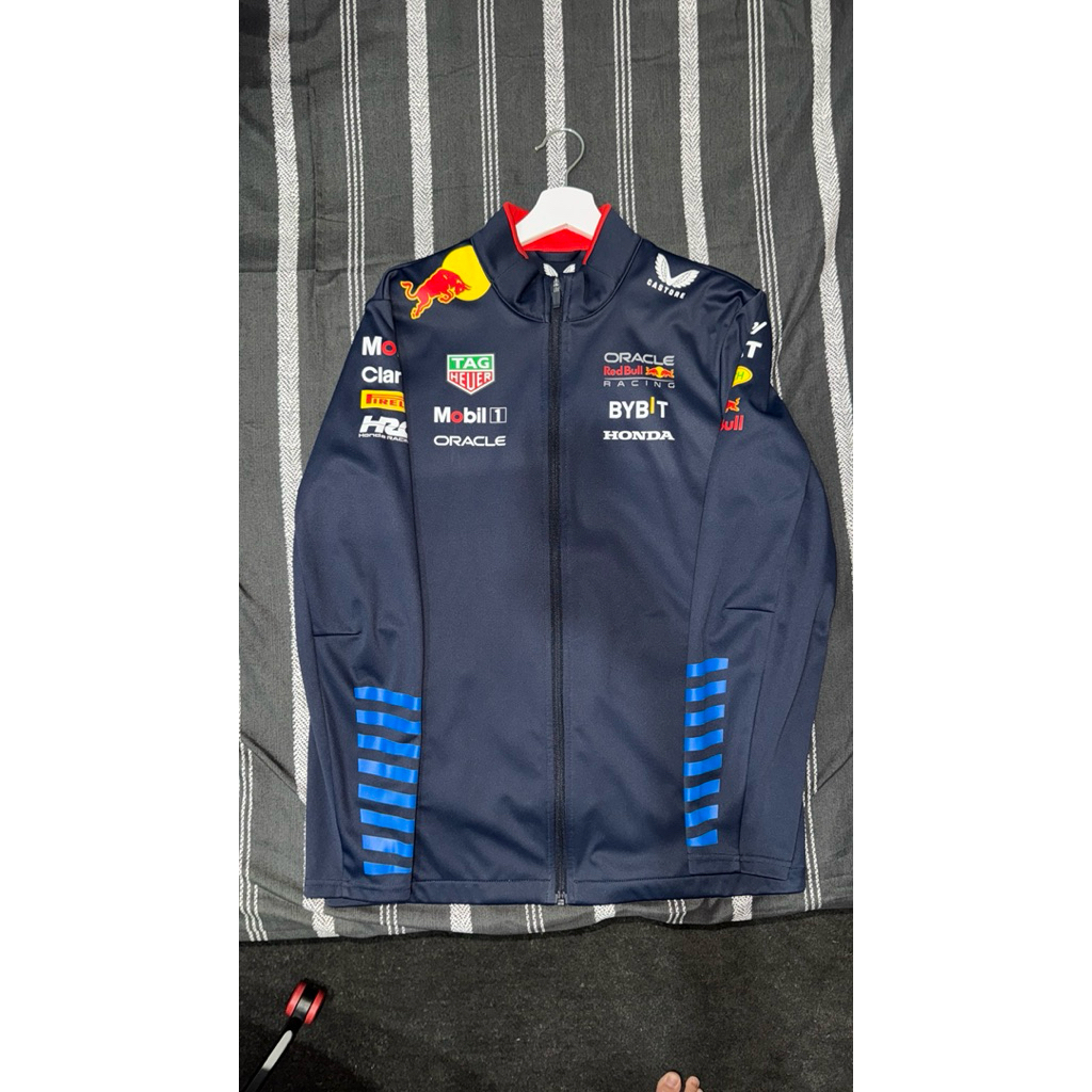 Jual Castore Red Bull Racing F1 2024 Team Jacket Preloved- Size M ...