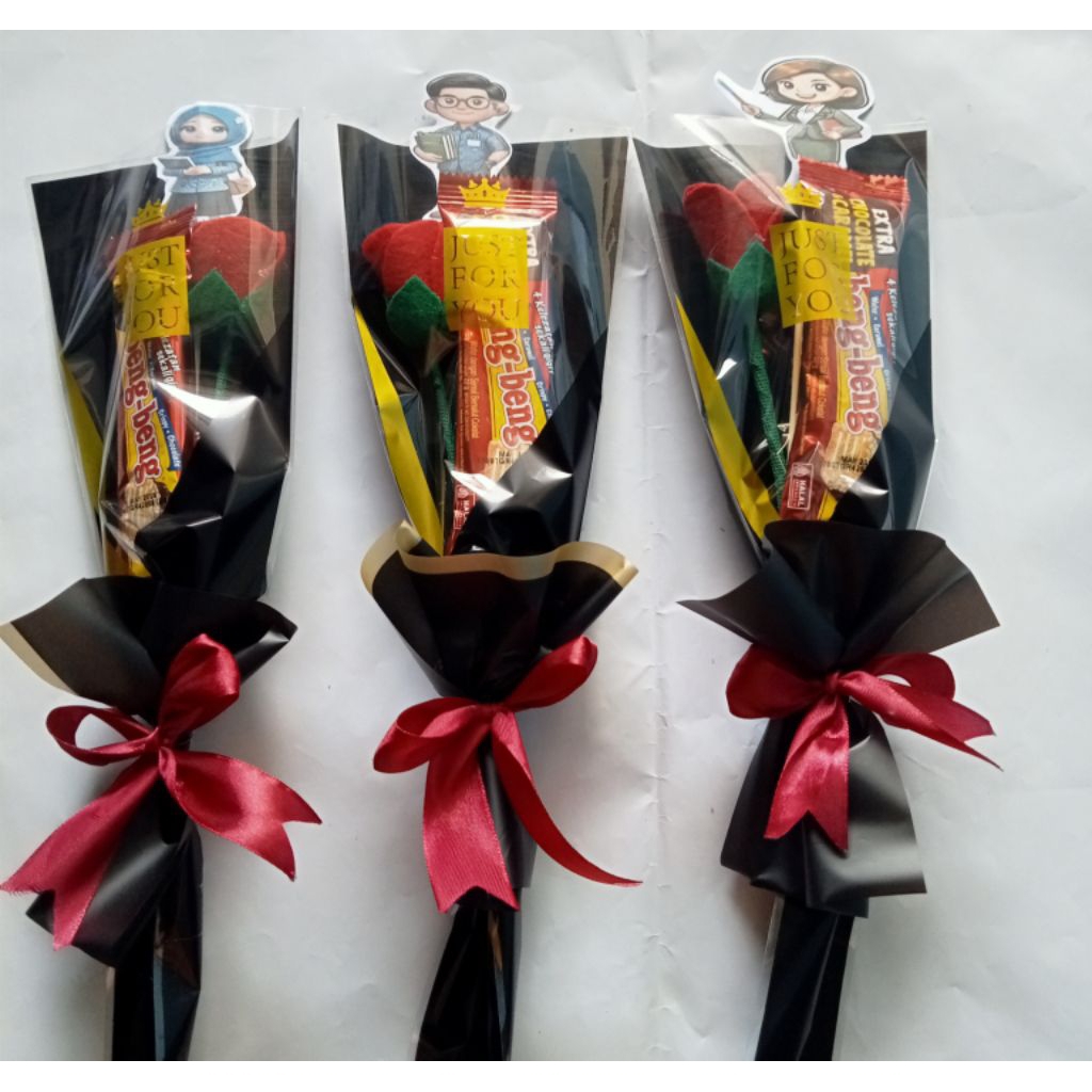 Jual buket beng beng plus bunga buket hari guru buket wisuda | Shopee ...