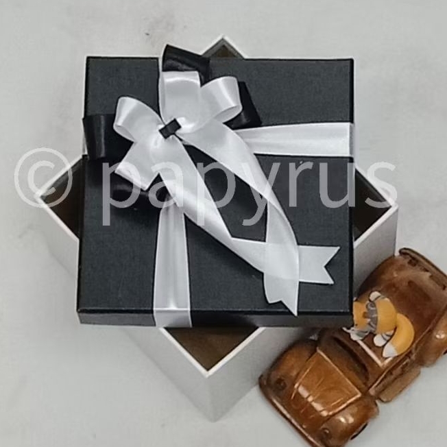 Jual PAPYRUS Kombinasi 15x15 Tinggi 5cm Kotak Kado Gift Box Hardbox ...