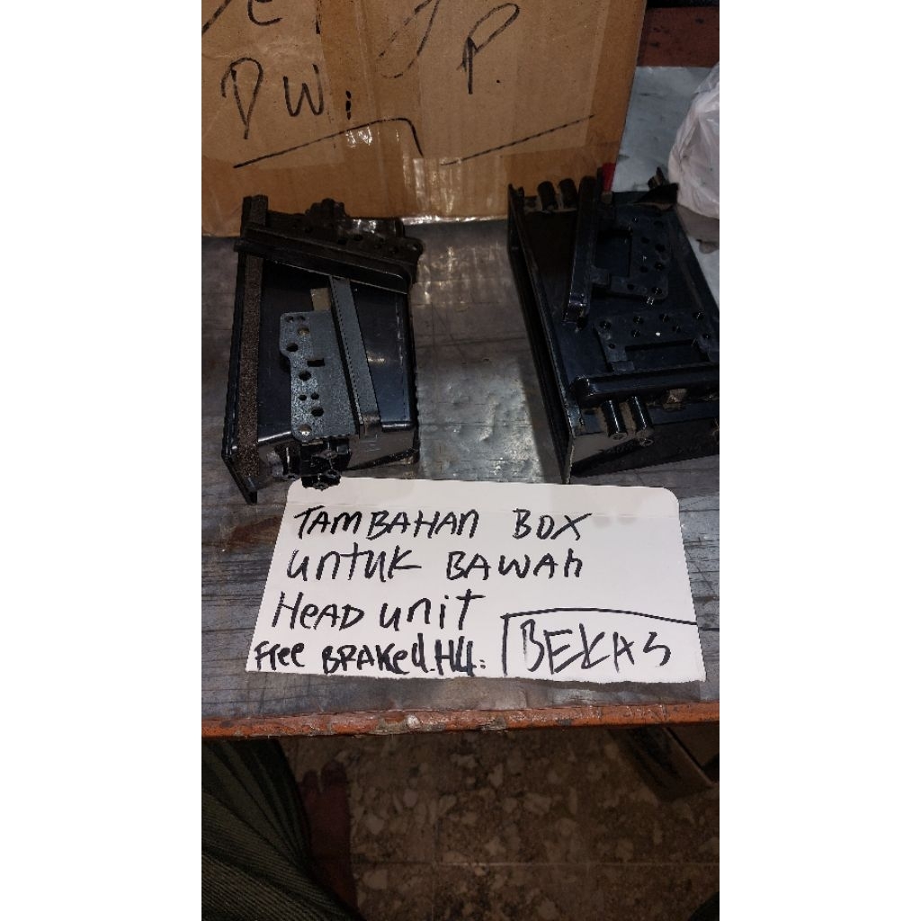 Jual bekas. tambahan Box head unit single din, free bracked kanan kiri ...