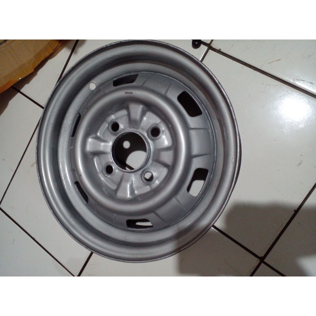 Jual velg daihatsu zebra R13 besi | Shopee Indonesia