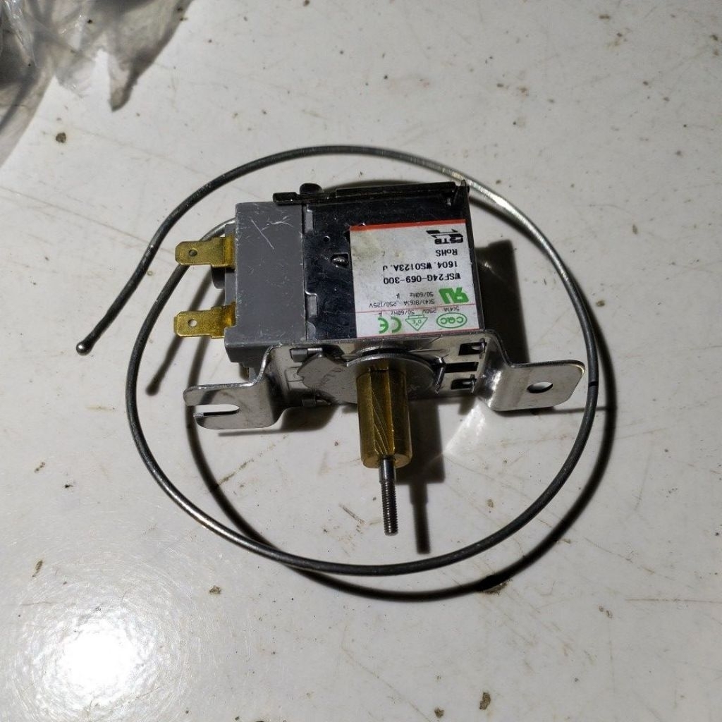 Jual thermostat KULKAS 1pintu Aqua original wsf24G | Shopee Indonesia
