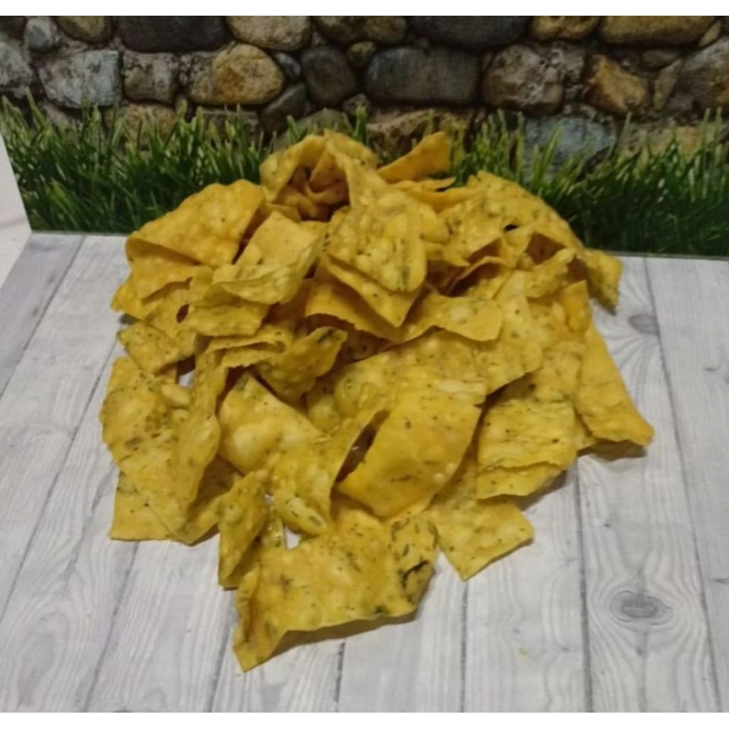 Jual keripik pangsit goreng rasa bawang gurih renyah kriuk | Shopee ...