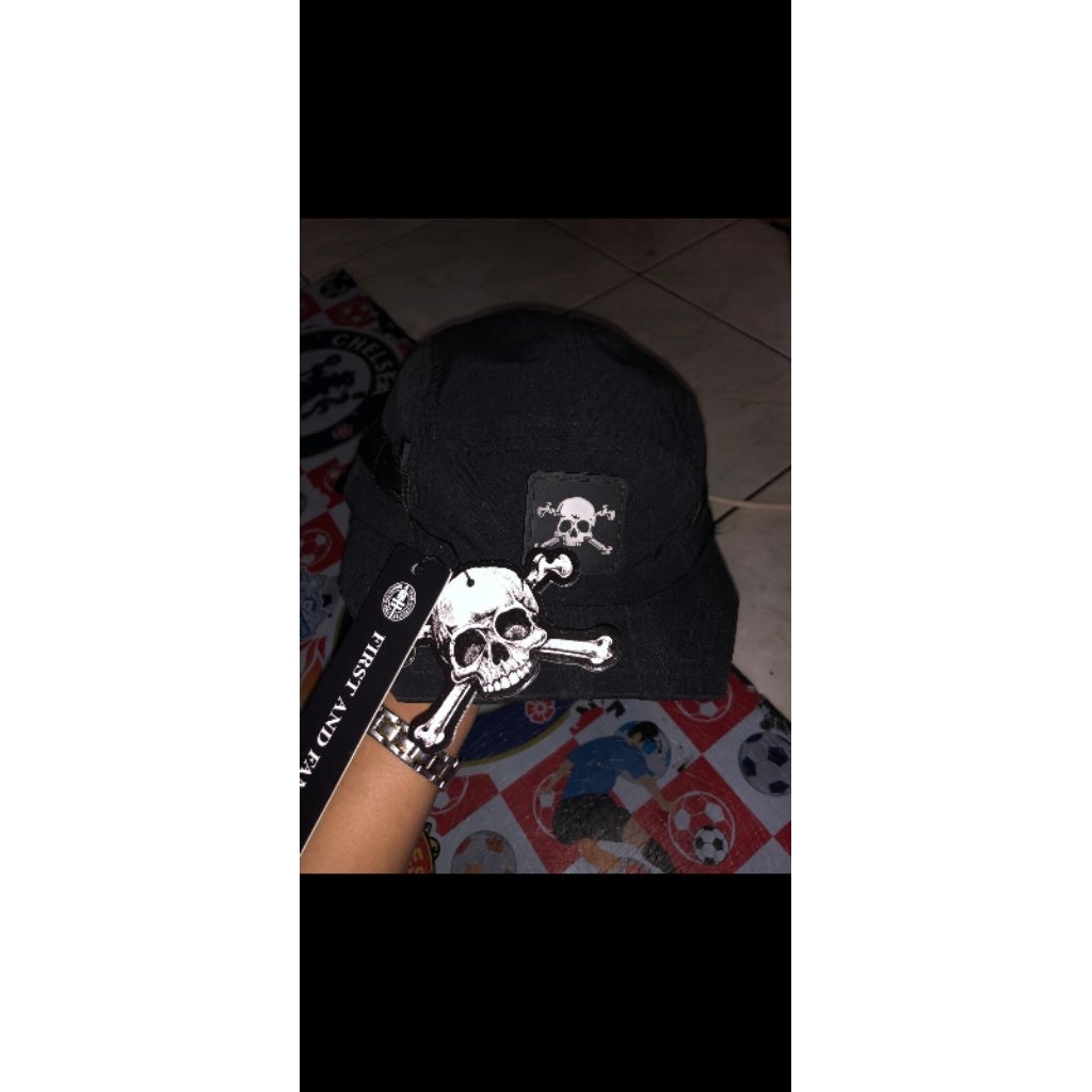 Jual caps first and famous | Shopee Indonesia