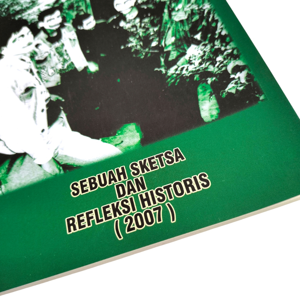 Jual BUKU SI BUNGA HITAM - SEBUAH SKETSA DAN REFLEKSI HISTORIS (2007 ...