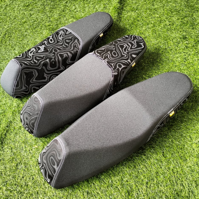 Jual KULIT sarung jok motor universal motif abstrak - cover jok Vario ...