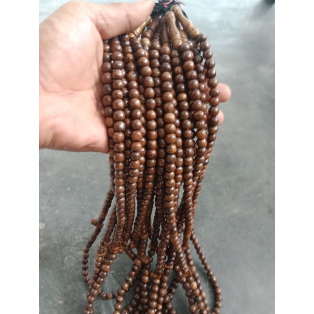 Jual tasbih kayu gaharu wangi 8mm 99butir tasbih gaharu kalimantan ...