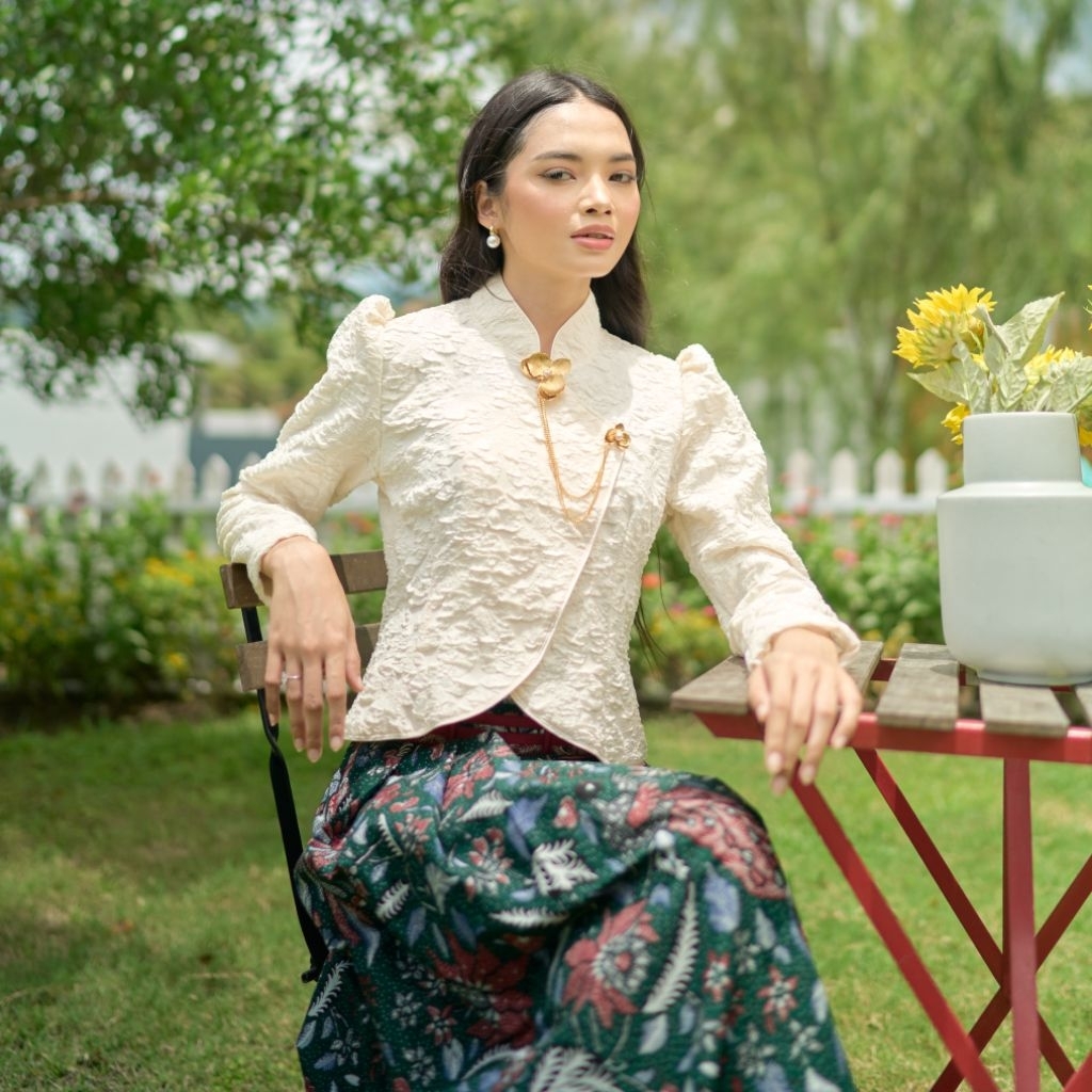 Jual Kebaya Janggan Fukuro Ivory Cream/ Kebaya Crop Top Ivory Premium ...