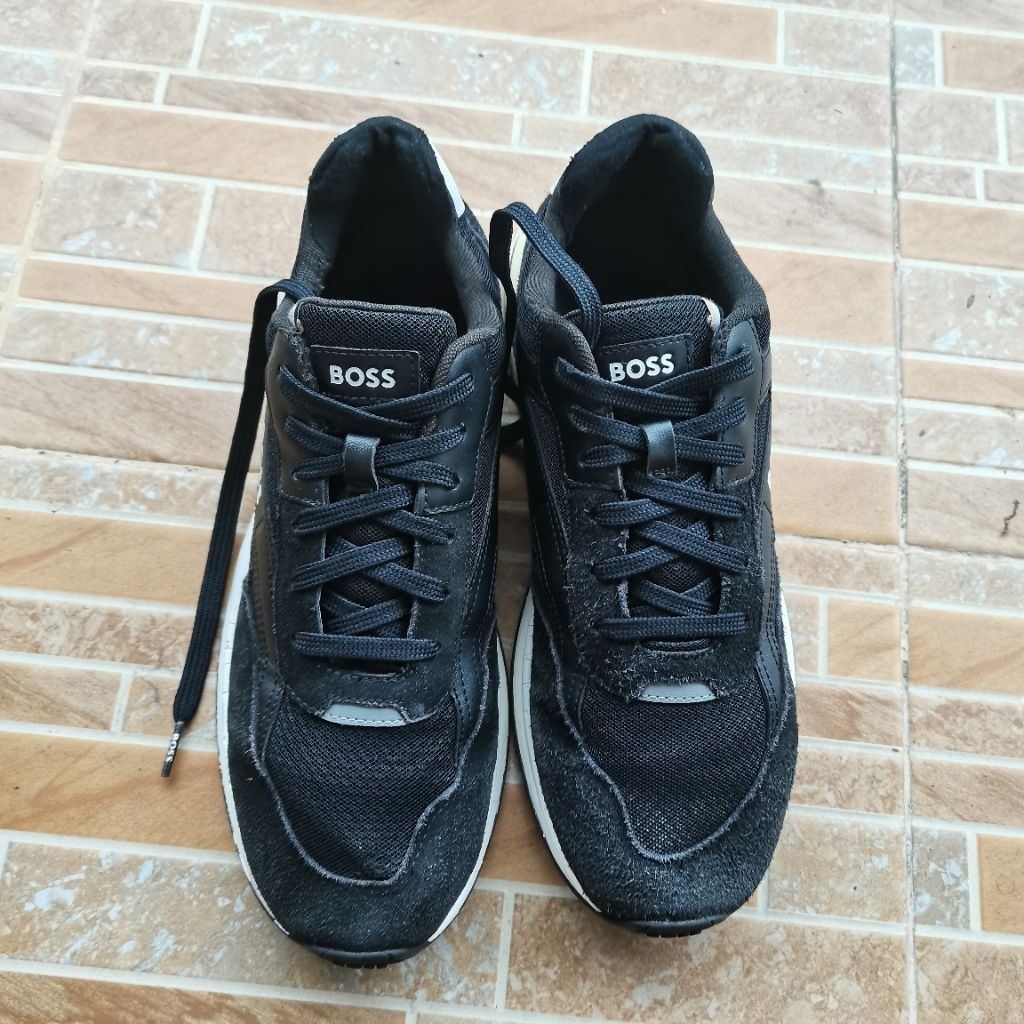 Jual 1123. SEPATU HUGO BOSS SIZE 43 WARNA HITAM PRELOVED | Shopee Indonesia