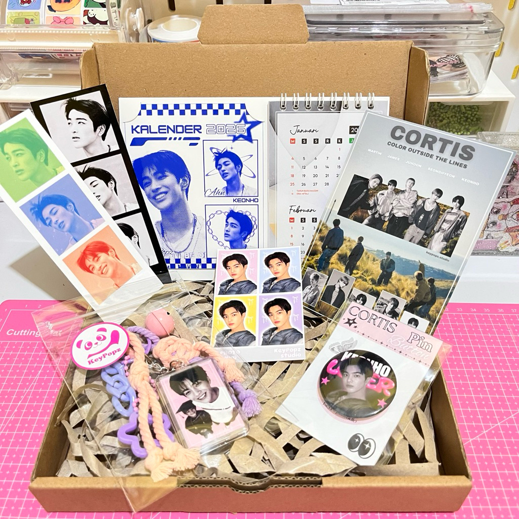 Jual CORTIS Season Greetings 2026 FANMADE | Kalender Postcard ...