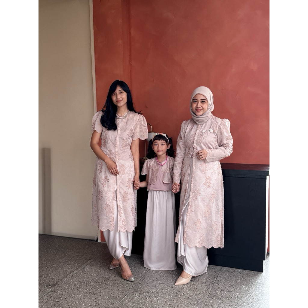 Jual kirana set new / baju lebaran / baju hari raya / baju kurung / set tunik | Shopee Indonesia