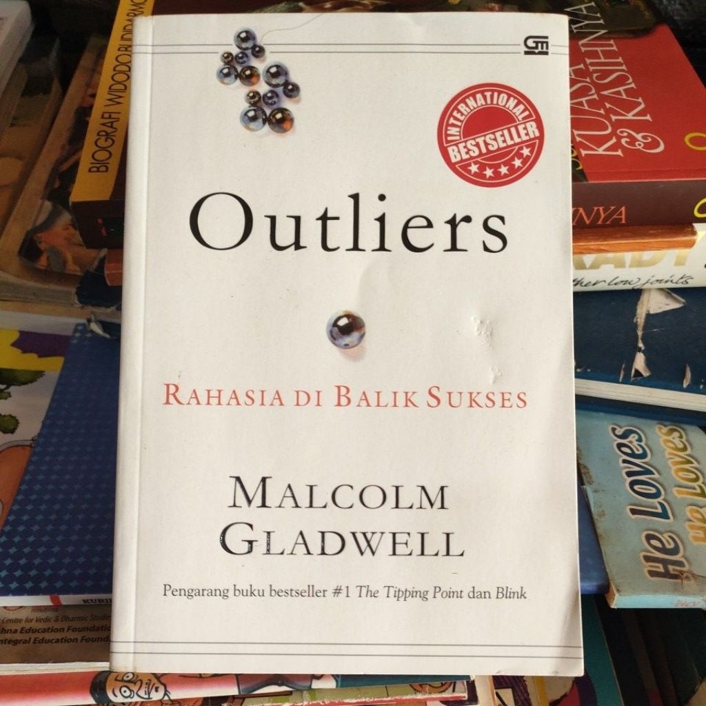 Jual Buku Outliers by Malcolm Gladwell original | Shopee Indonesia