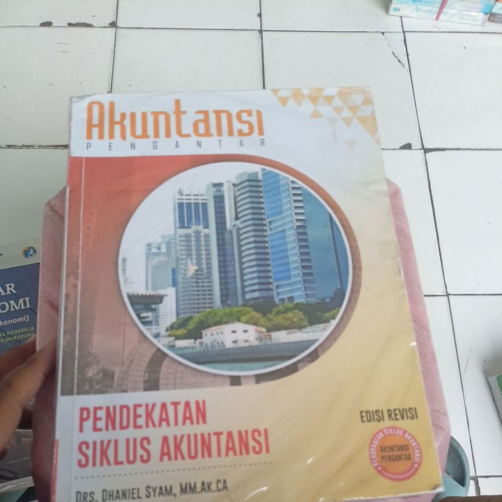 Jual Buku Pengantar Akuntansi Dhaniel Syam Edisi Revisi | Shopee Indonesia