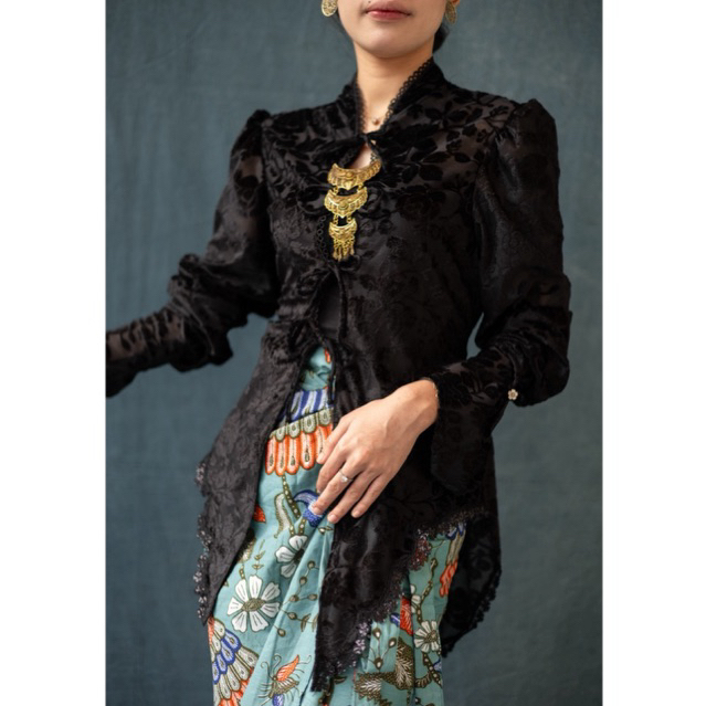 Jual DELTA Ratri - kebaya wisuda kondangan bludru velvet klasik vintage ...