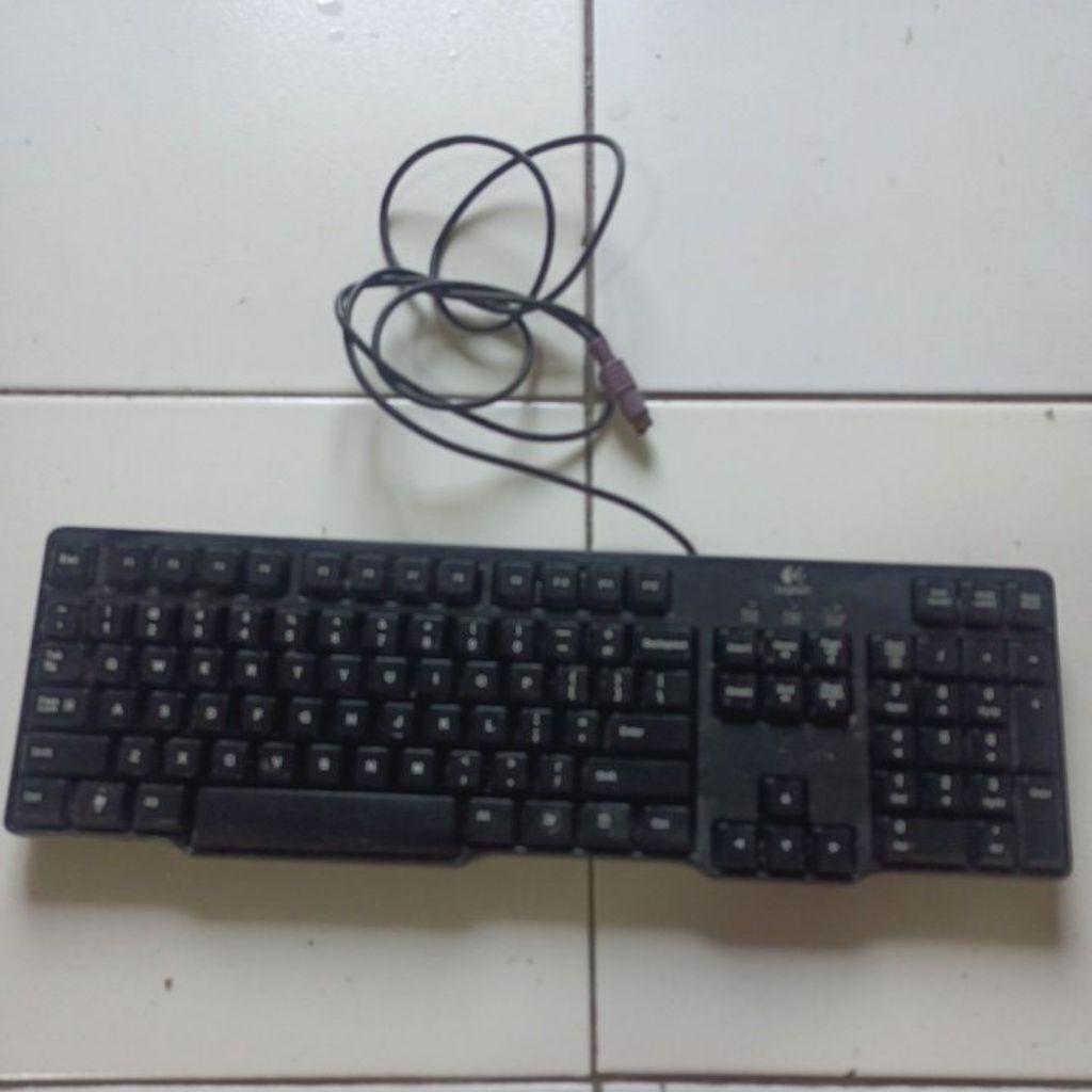 Jual Keyboard Logitech PS2 rusak | Shopee Indonesia